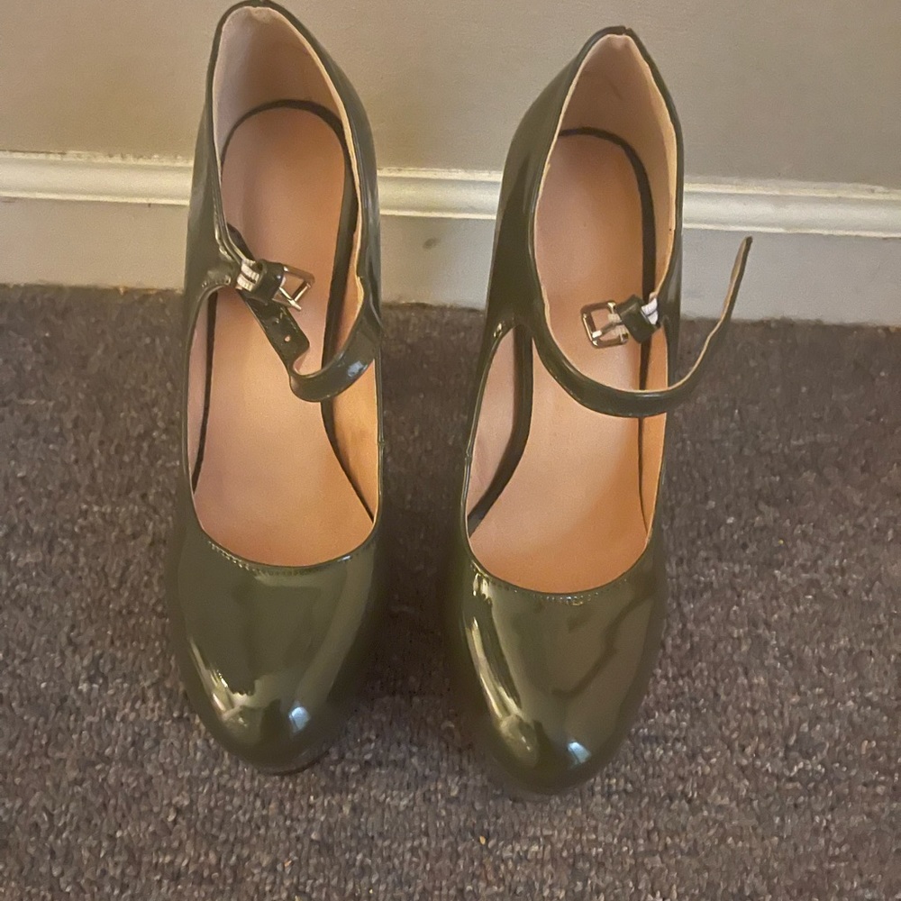 Brand New, Beautiful Patton Leather Sky High Heels - Gem